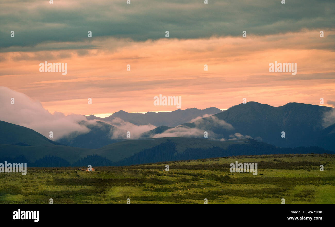 Litang grassland hi-res stock photography and images - Alamy