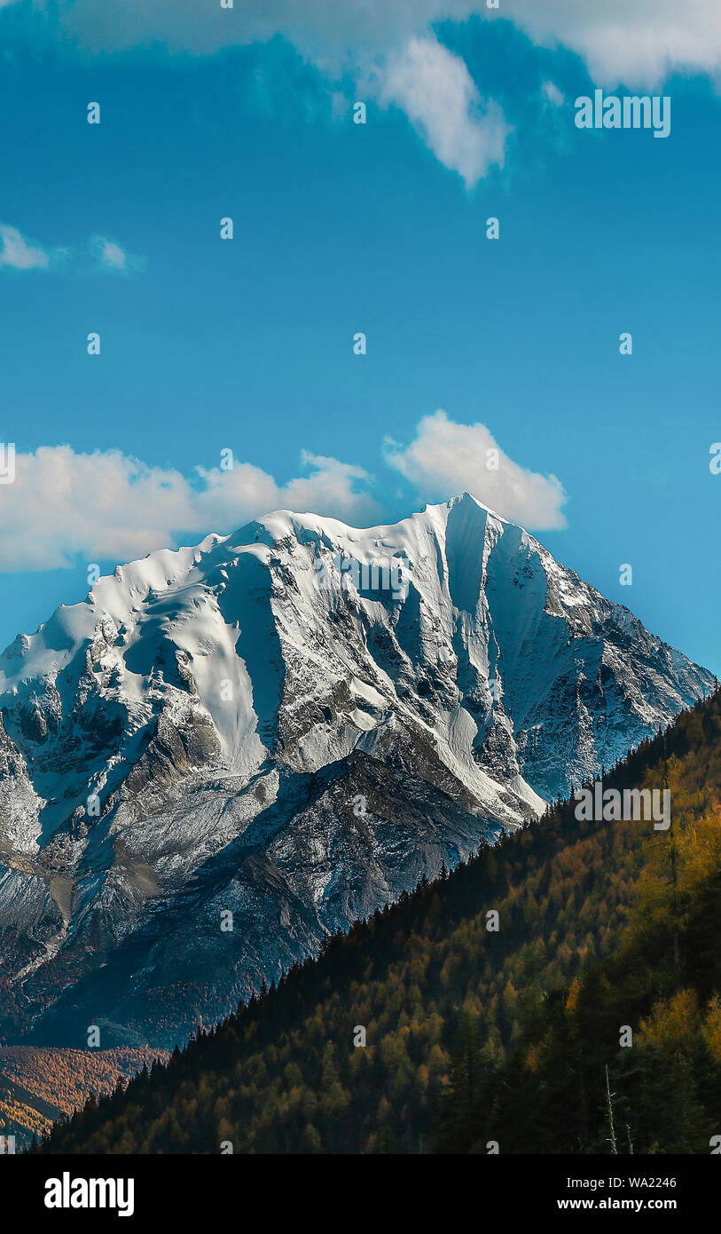 Xindu bridge and plateau scenery hi-res stock photography and images ...