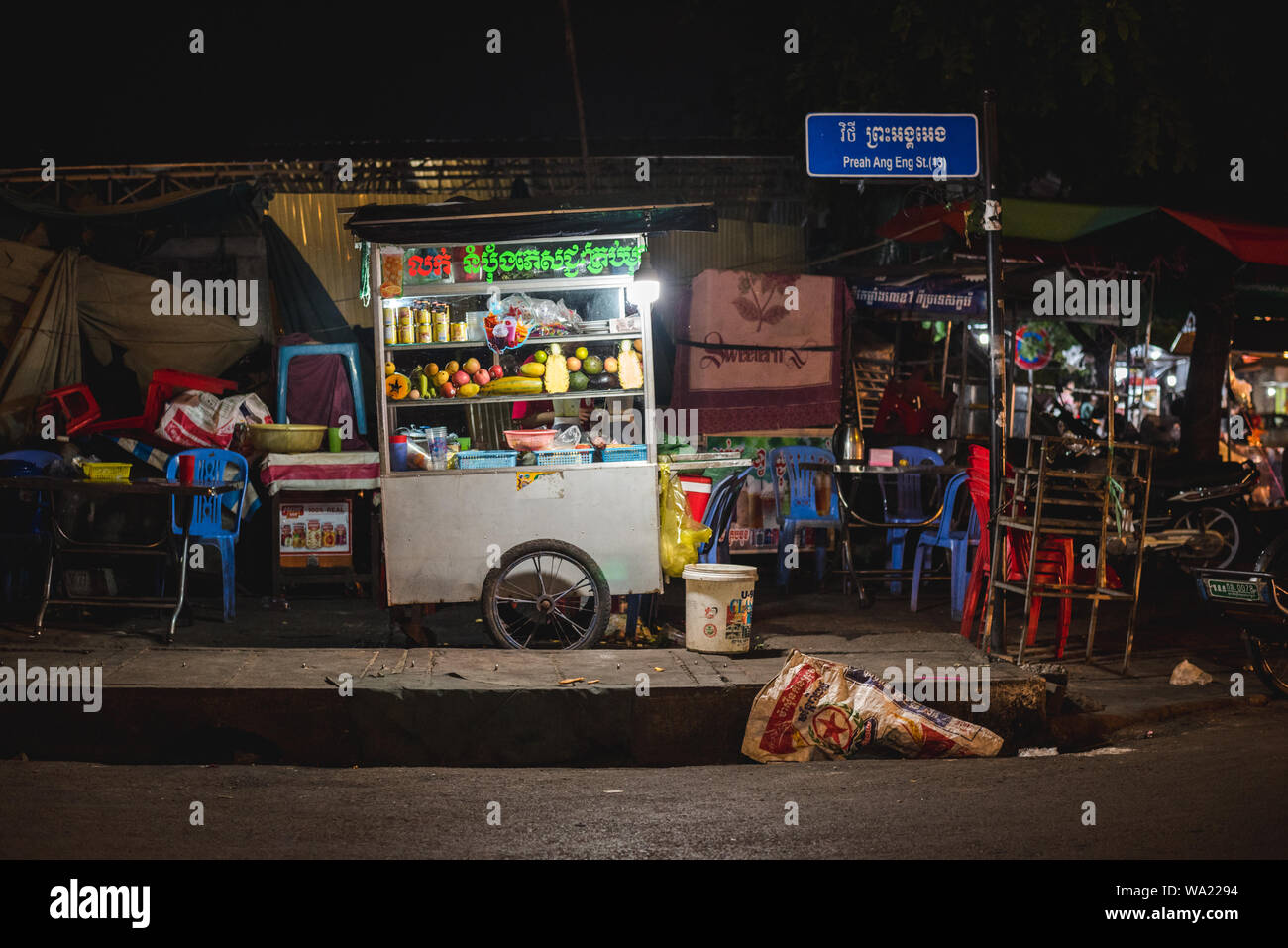 Phnom penh nightlife hi-res stock photography and images - Alamy
