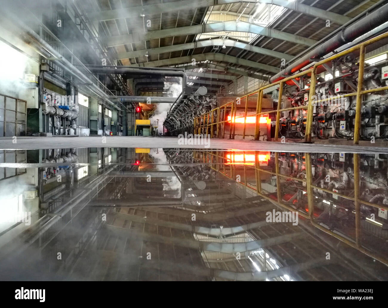 Down echo hi-res stock photography and images - Alamy