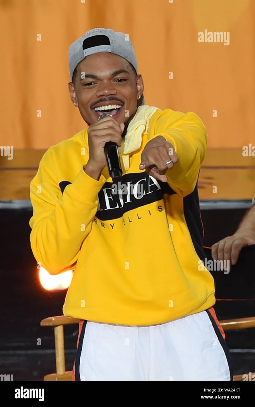 Rapper on stage hi-res stock photography and images - Alamy