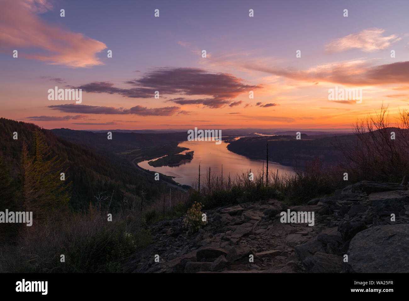 Beautiful sunset landscape from Angels Rest hike in the magnificent ...