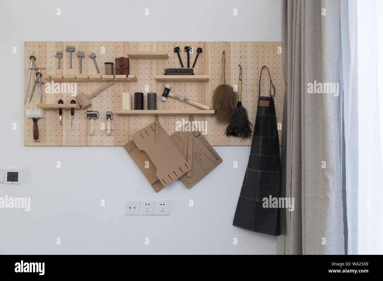 Neat tool rack hi-res stock photography and images - Alamy