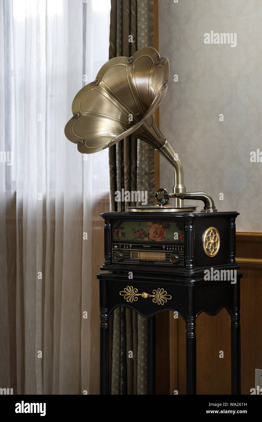 Phonograph interior hi-res stock photography and images - Alamy