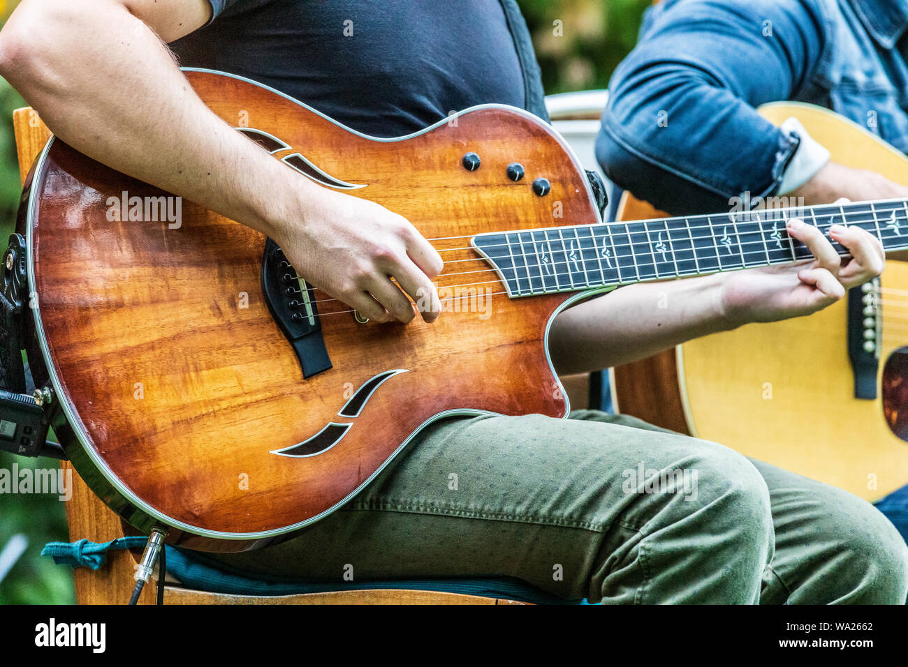 Playing performance hi-res stock photography and images - Alamy