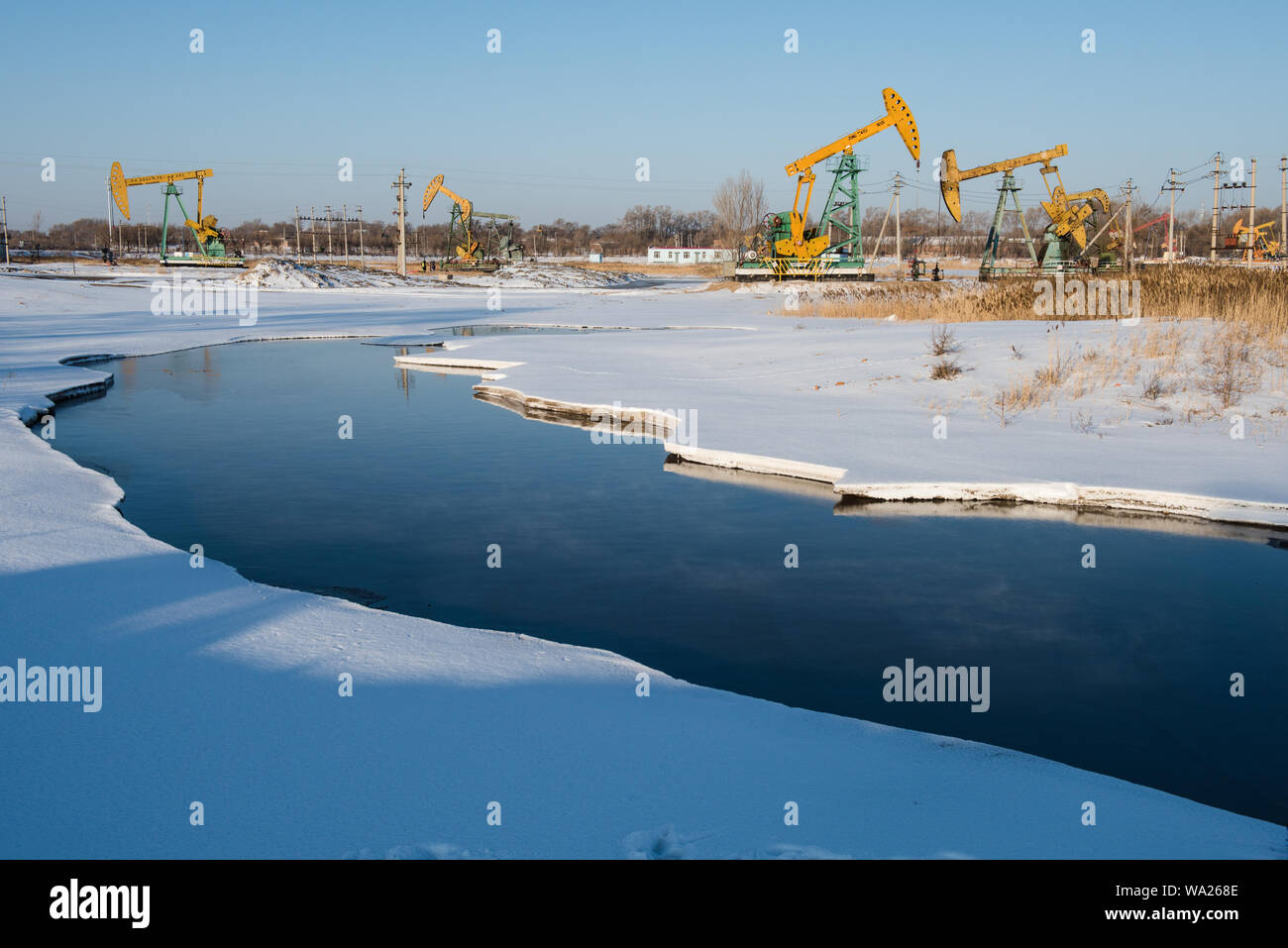 Oil production platform equipment pumping unit hi-res stock photography ...