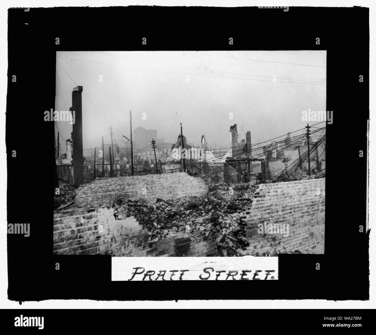 Fire disaster city Cut Out Stock Images & Pictures - Alamy