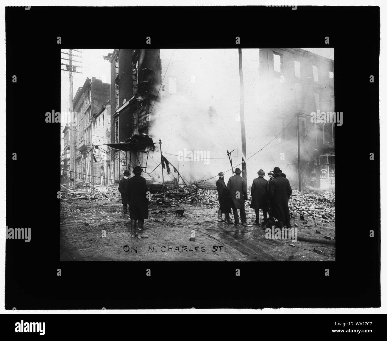 Fire to buildings Cut Out Stock Images & Pictures - Alamy