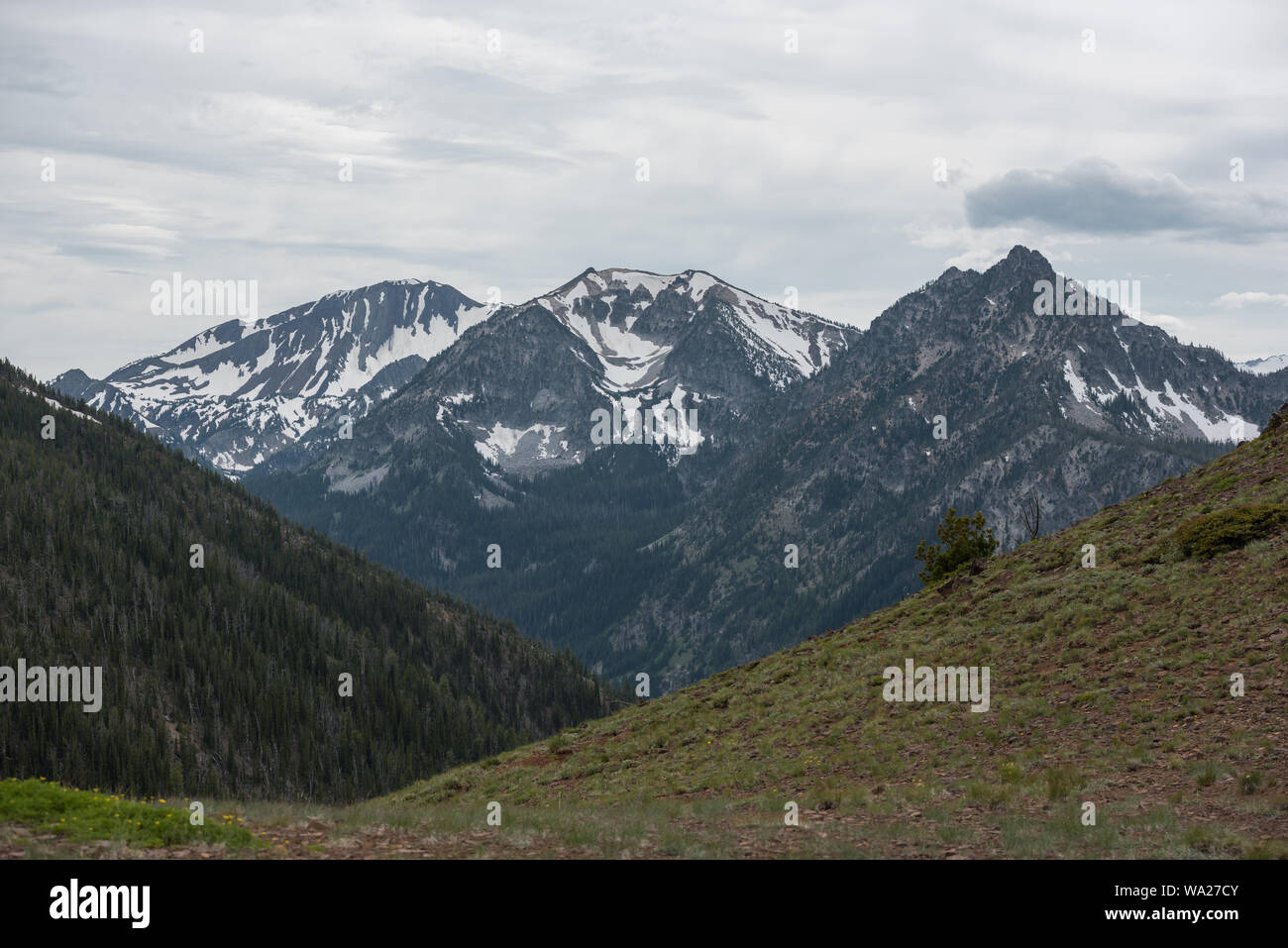 Epic views of rugged wilderness mountains in Oregon, Pacific Northwest ...