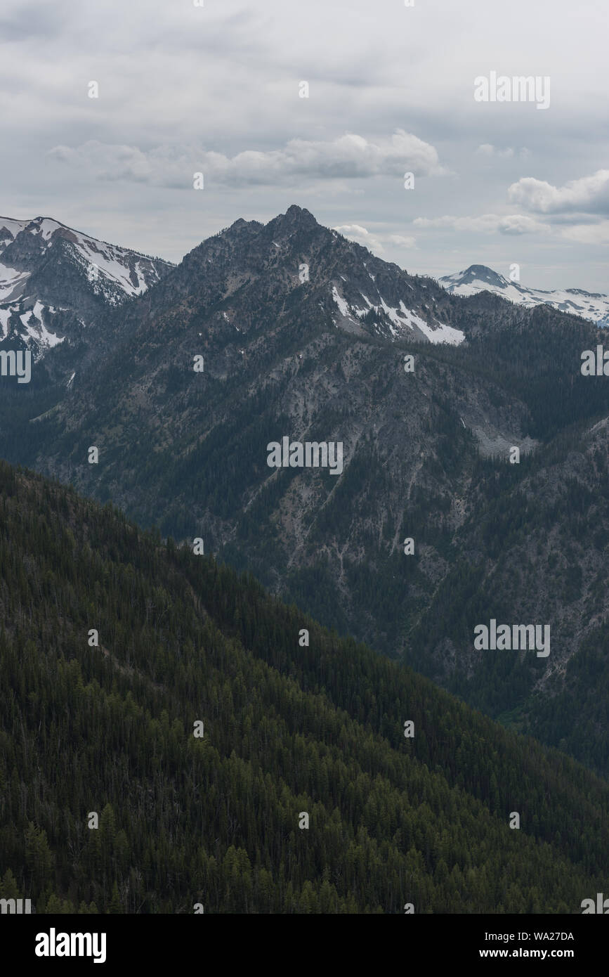 Beautiful rugged mountain hi-res stock photography and images - Alamy