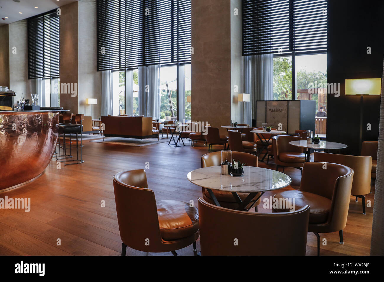 Fancy restaurant hi-res stock photography and images - Alamy