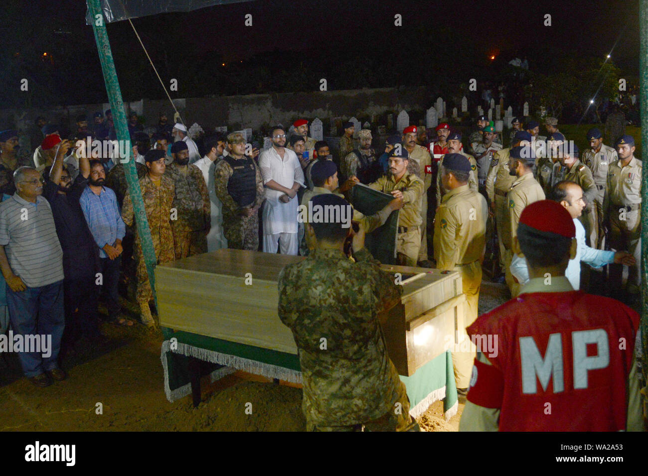 Pakistani soldier kashmir hi-res stock photography and images - Alamy