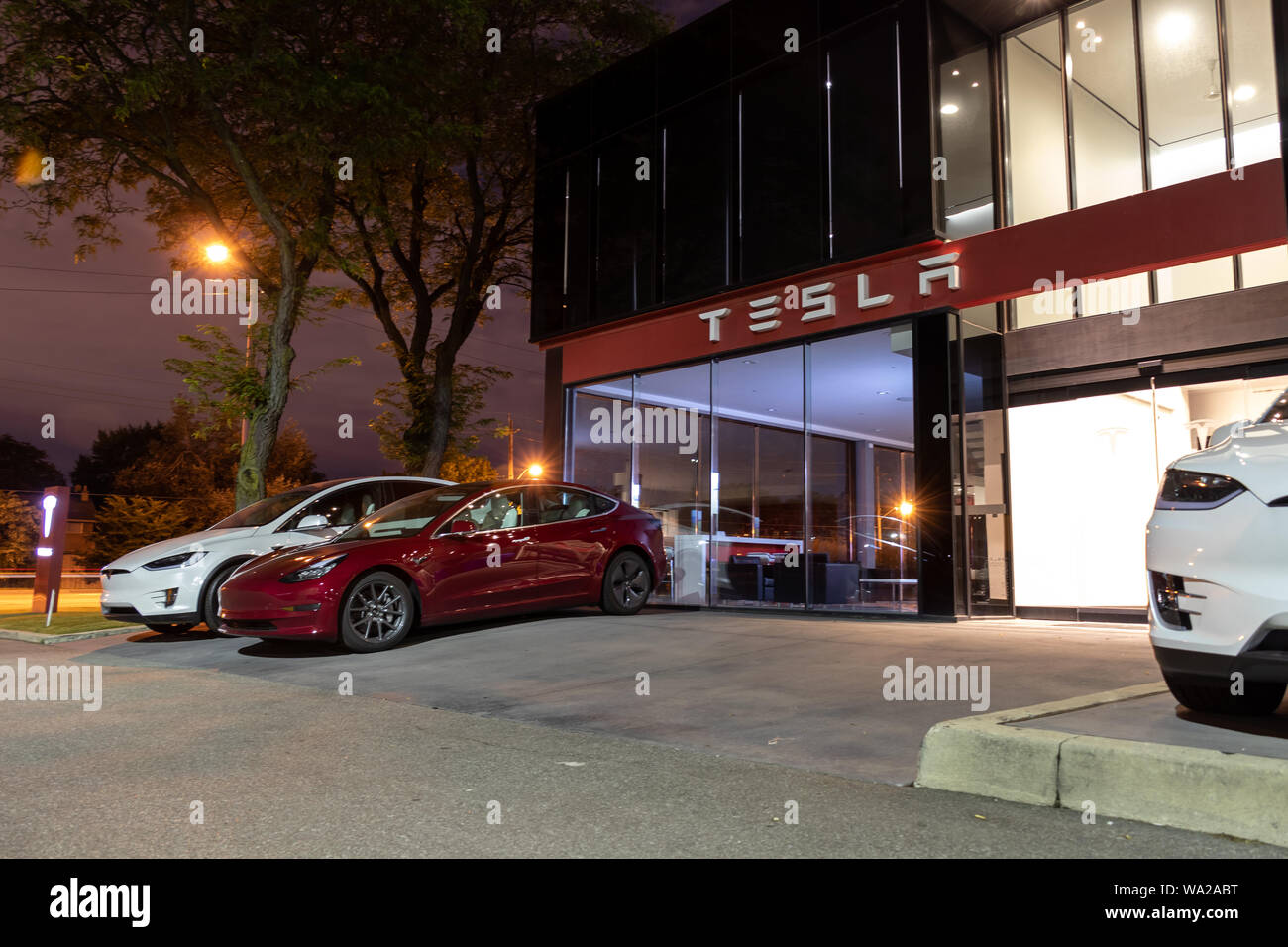 Tesla showroom hi-res stock photography and images - Alamy