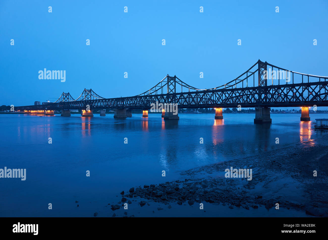 Yalu river bridge hi-res stock photography and images - Alamy