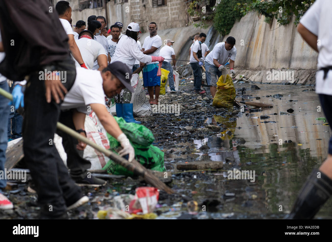 Cebu City, Philippines. 17th Aug, 2019. Thousands of Government ...