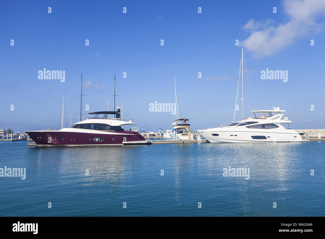 China hainan sanya marina hi-res stock photography and images - Alamy