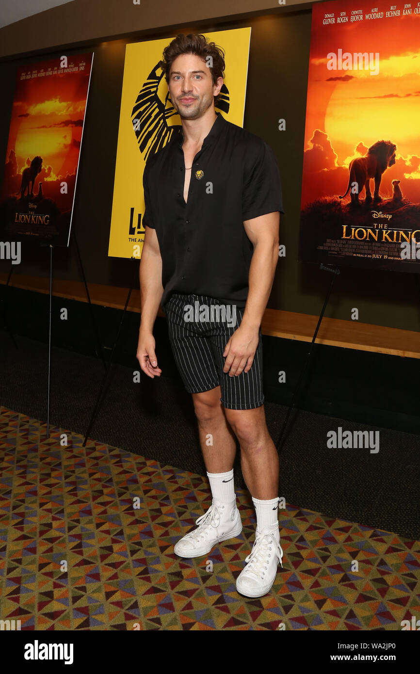 The Broadway cast of The Lion King celebrates the new film The Lion ...