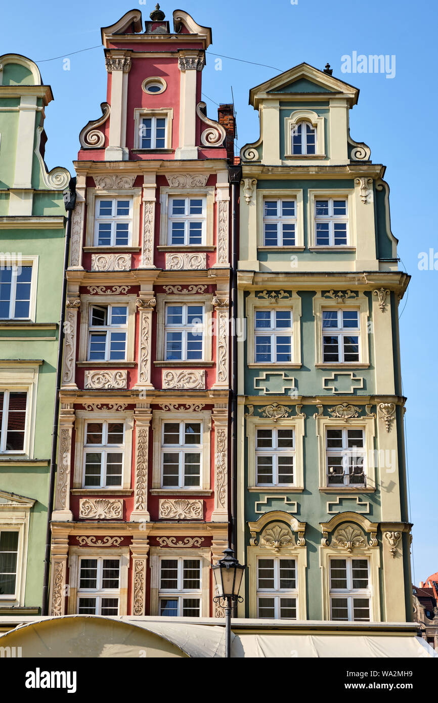 Colorful small houses at the market square in Wroclaw, Poland Stock ...
