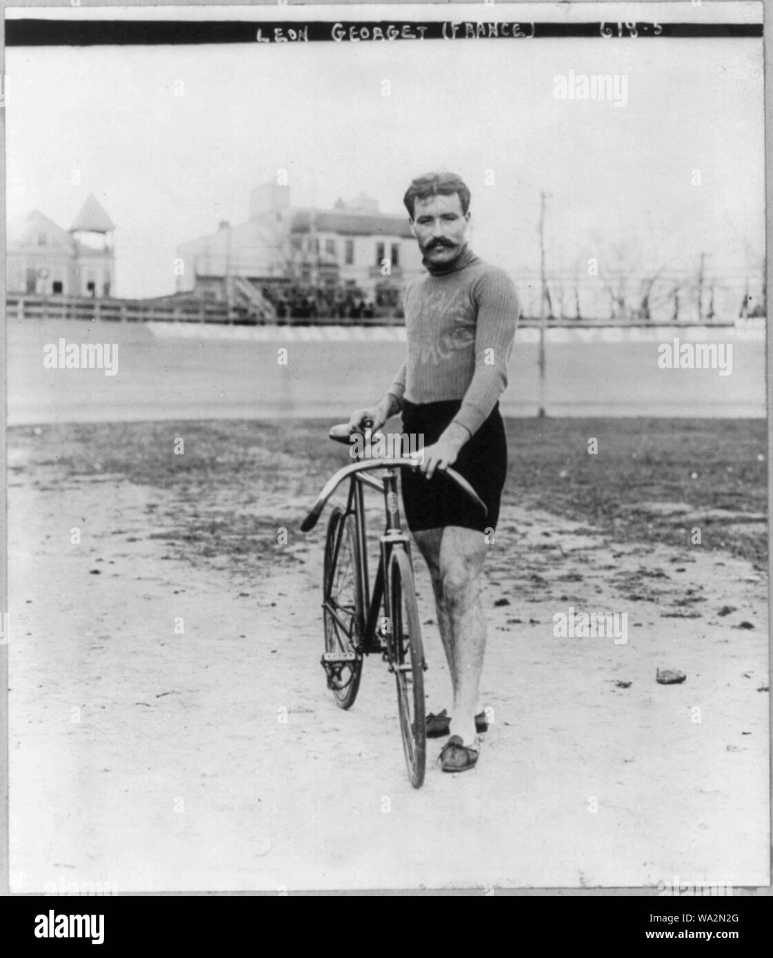 Professional bicycle riders hi-res stock photography and images - Alamy