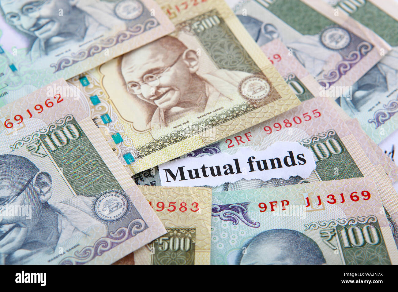 Mutual fund paper hi-res stock photography and images - Alamy