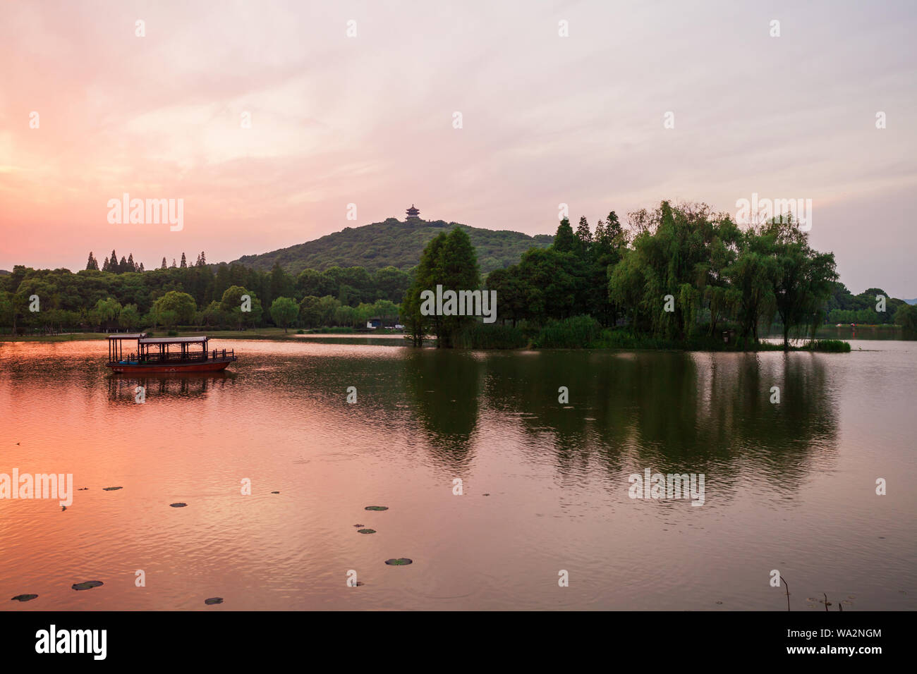 Wuxi turtle head isle scenic landscape Stock Photo - Alamy