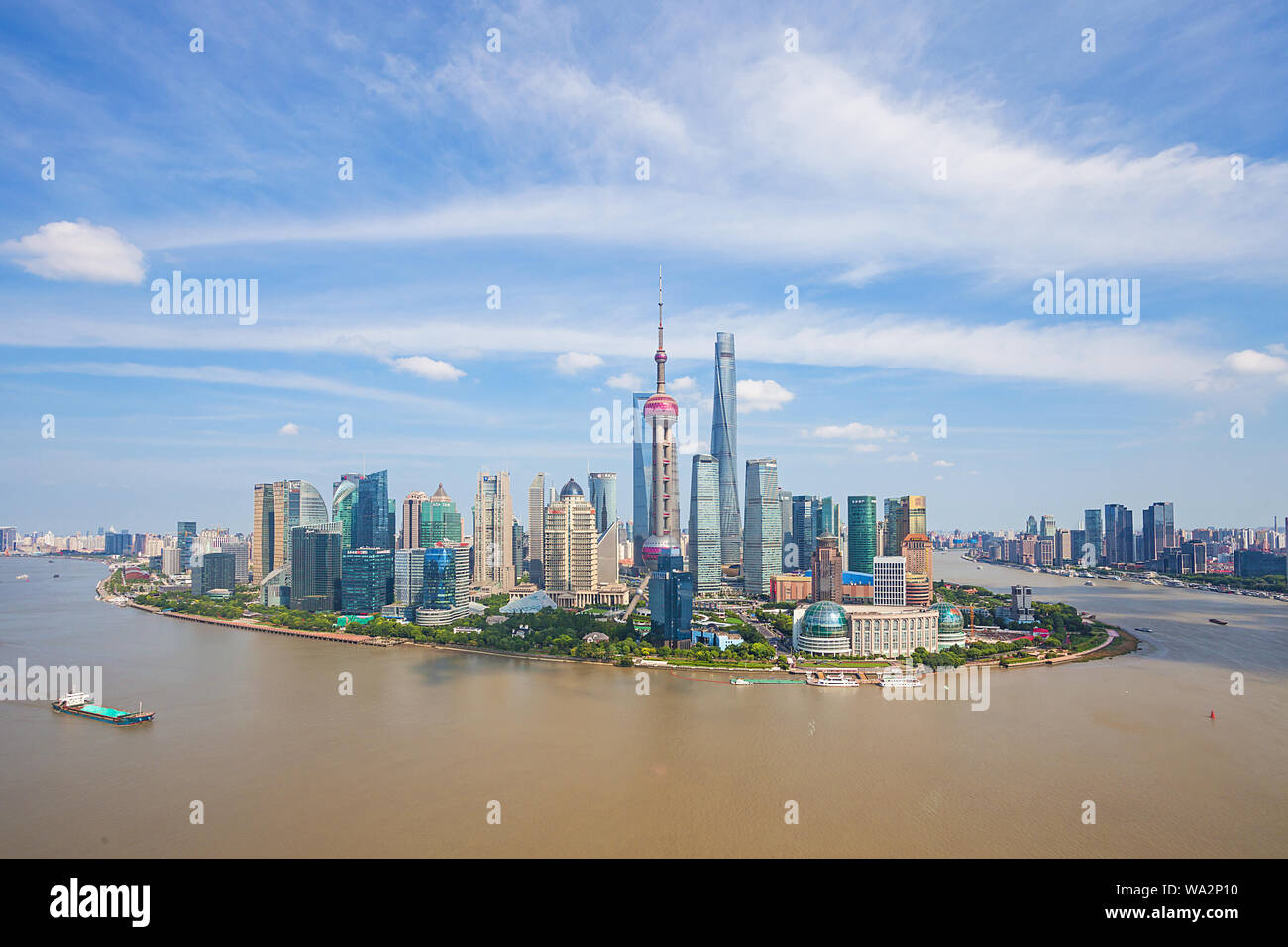 Shanghai city scenery and oriental pearl hi-res stock photography and ...