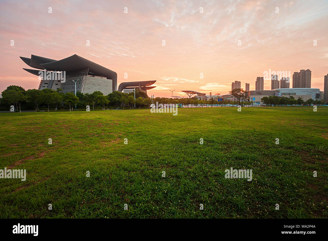 City building and ground Stock Photo - Alamy
