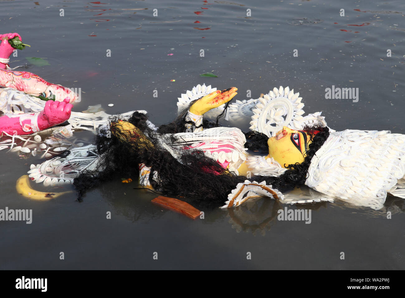 Durga idol immersion kolkata hi-res stock photography and images - Alamy