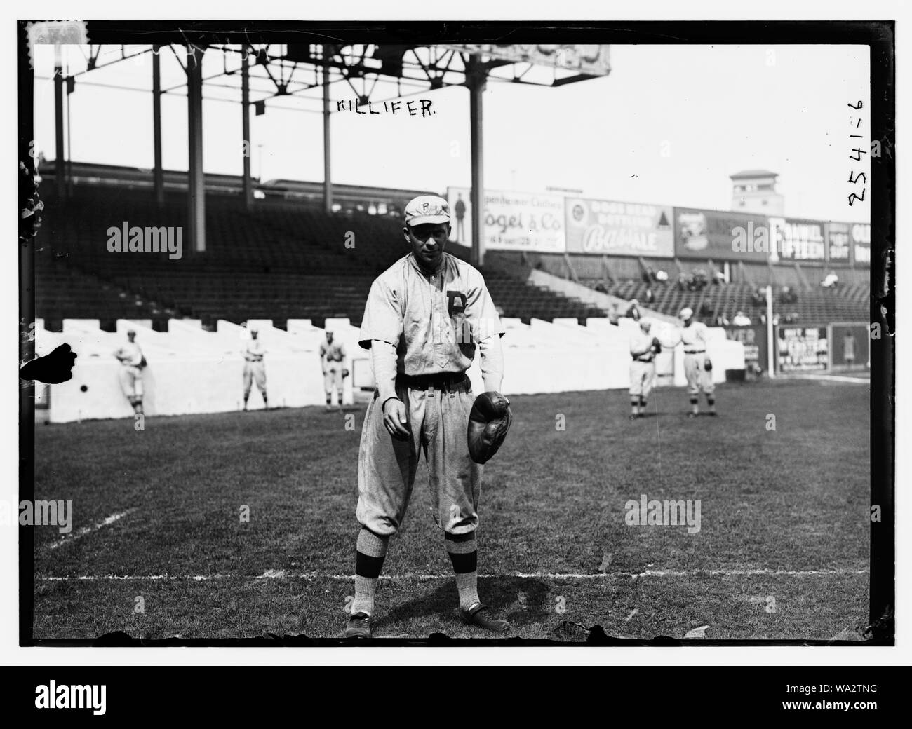 Baseball stadium 1920s hi-res stock photography and images - Alamy