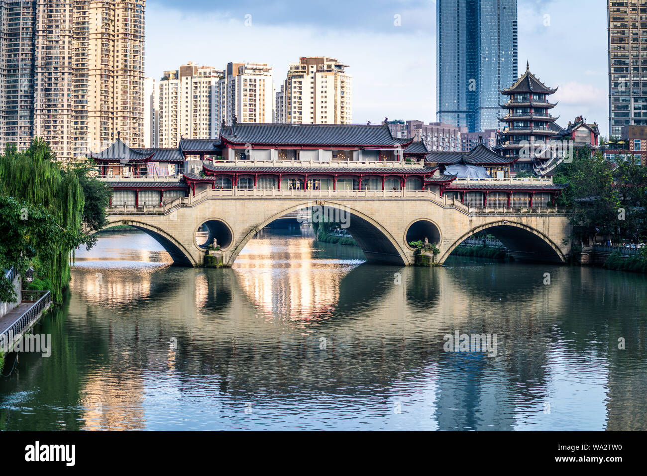 Chengdu in sichuan province hi-res stock photography and images - Alamy