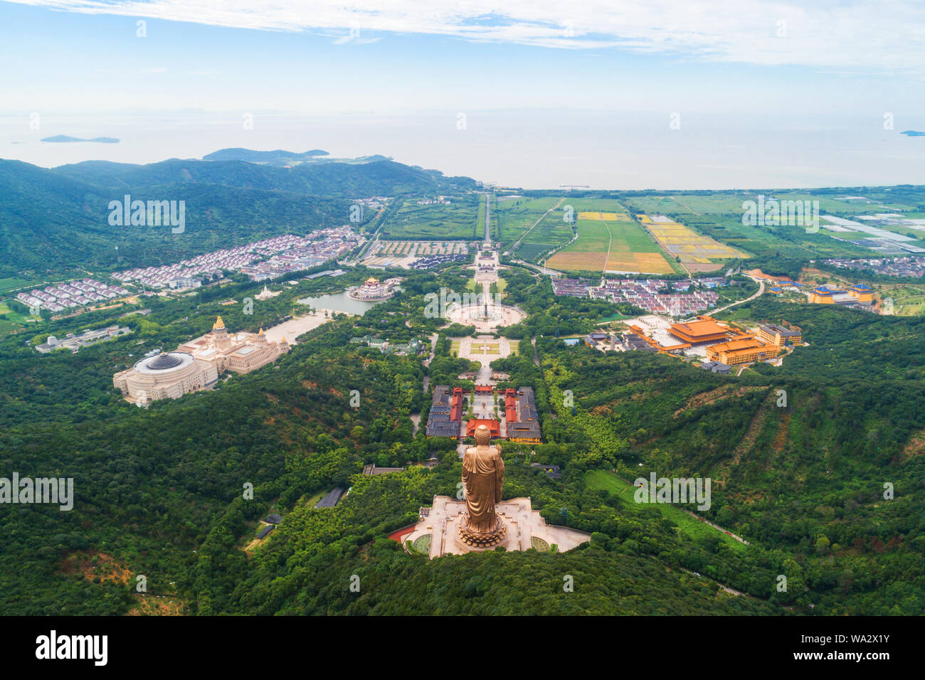 Lingshan park hi-res stock photography and images - Alamy