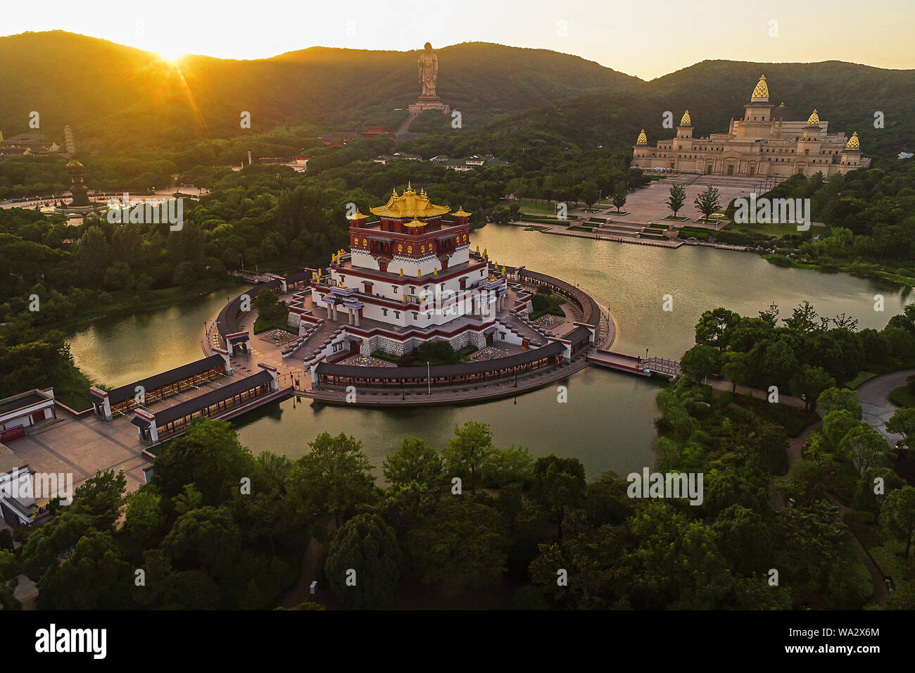 Lingshan park hi-res stock photography and images - Alamy