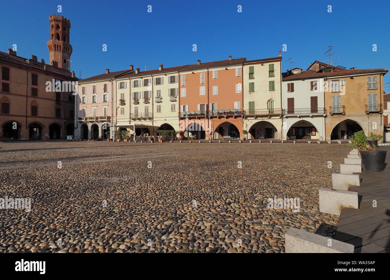 Square cavour hi-res stock photography and images - Alamy