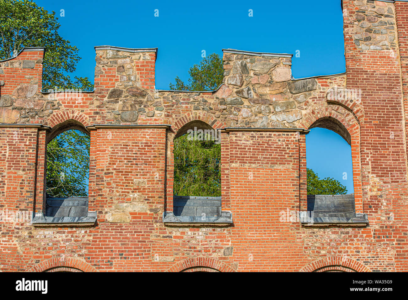 Details of an old castle wall Stock Photo - Alamy