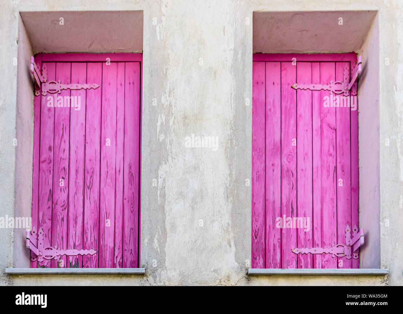 Pink shutters hi-res stock photography and images - Alamy