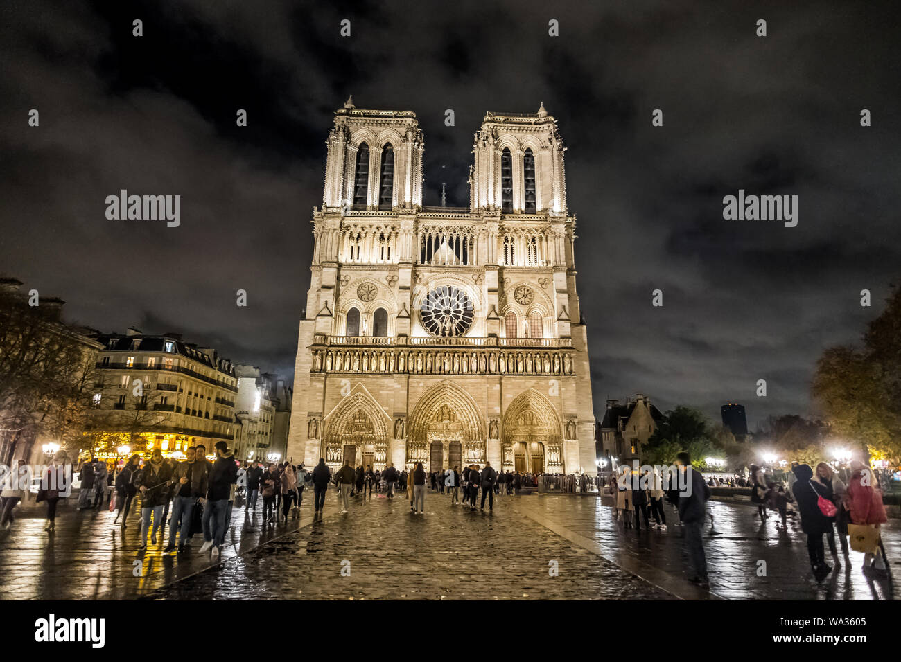 Notre Dame DE Paris at night Stock Photo - Alamy