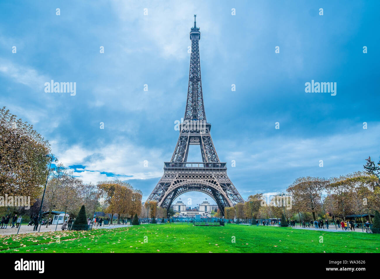 Square tower ruins hi-res stock photography and images - Alamy