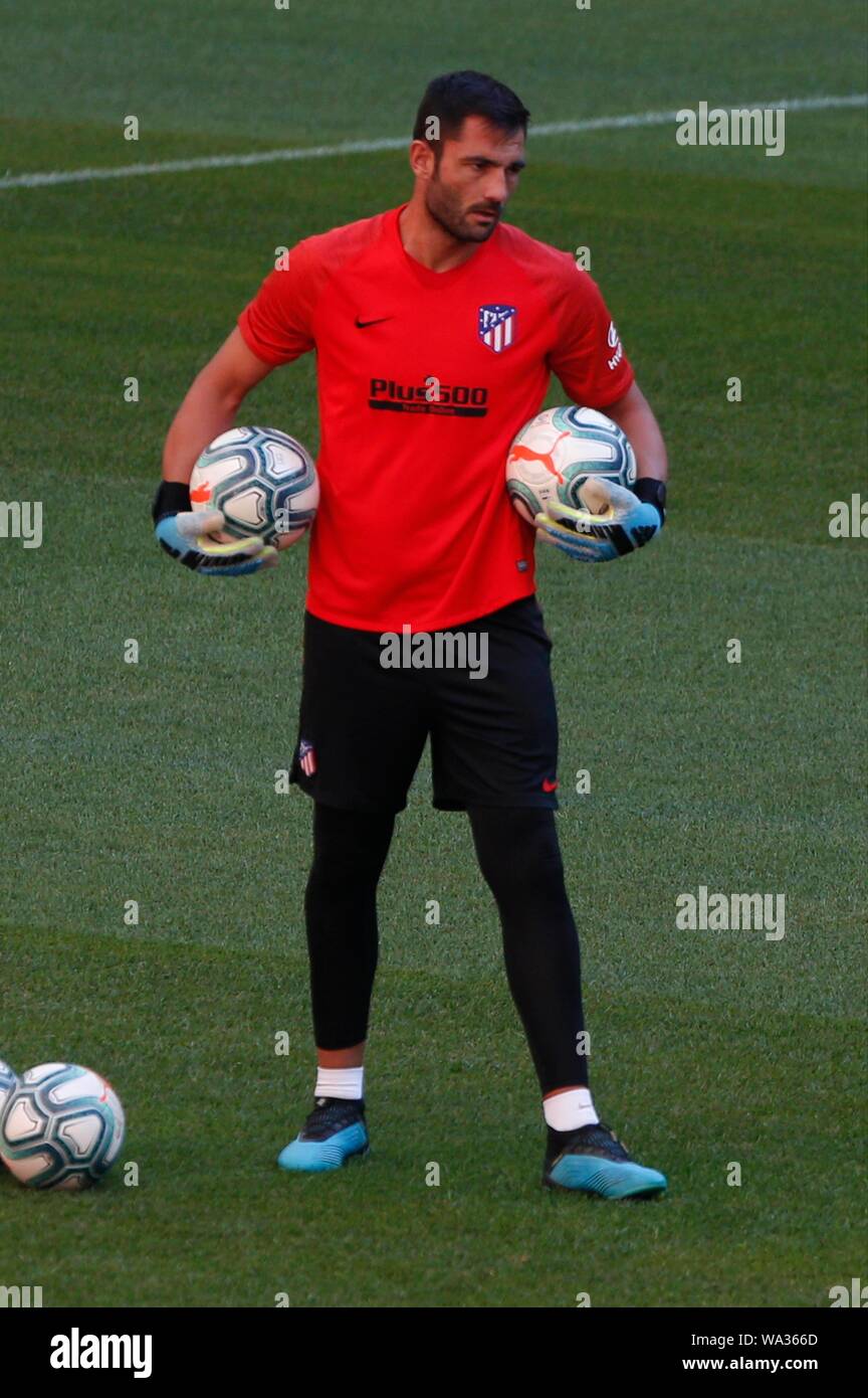 Madrid, Spain. 17th Aug, 2002. ANTONIO ADAN DURING TRAINING OF ATLETICO ...