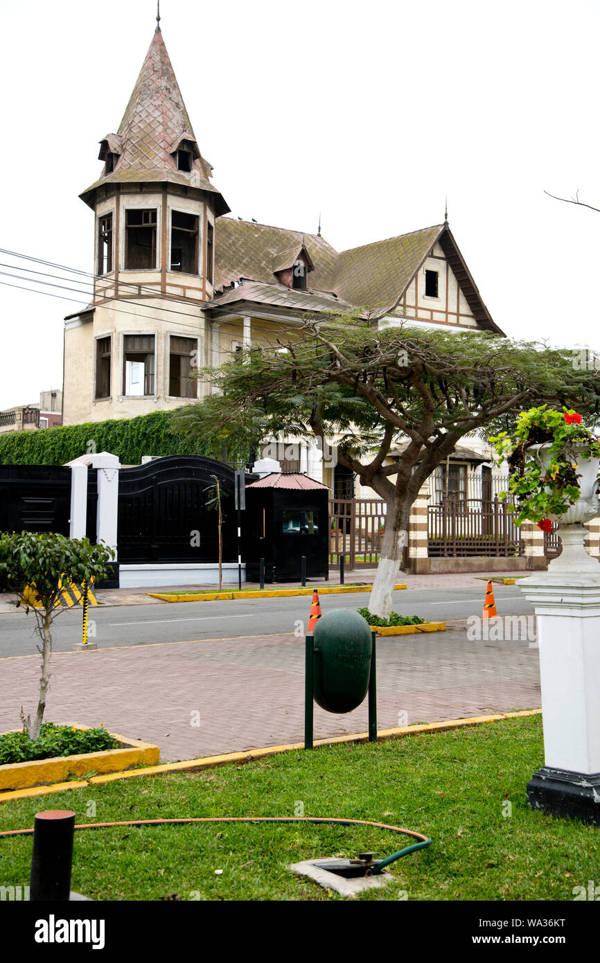 Barranco,Rich Neighbourhood,Villas,Seaside,Beach,Summer Villas,Parks ...