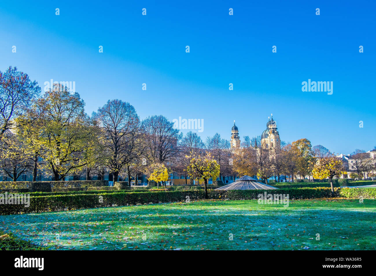 Buildings castles hi-res stock photography and images - Alamy