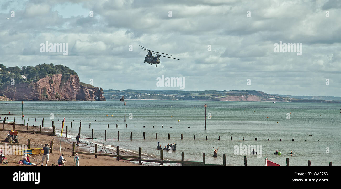 Chinook flight hi-res stock photography and images - Alamy