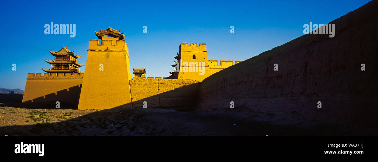 Jiayuguan fortress hi-res stock photography and images - Alamy