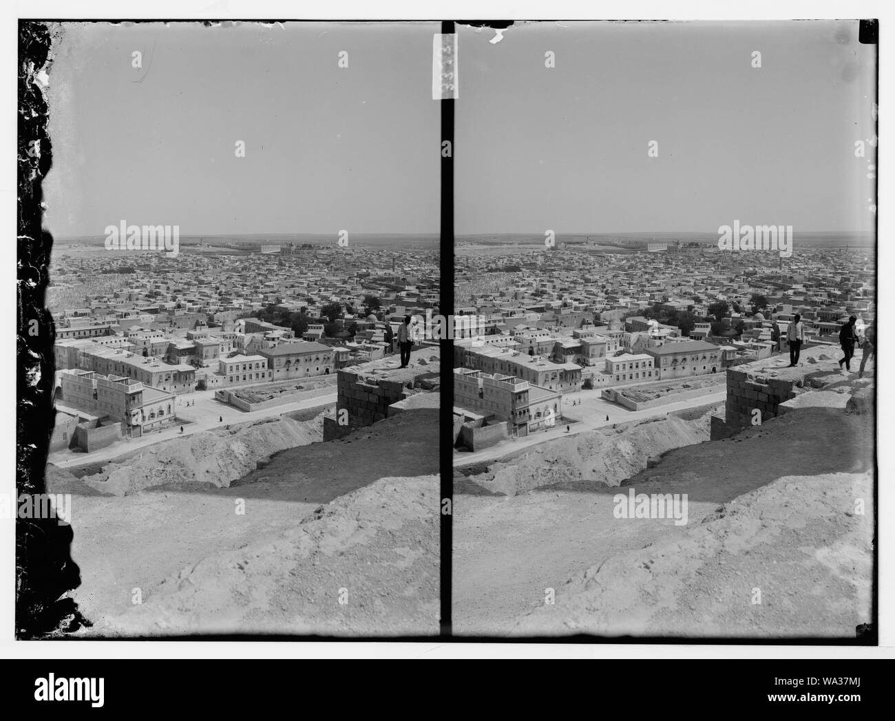 Bird's-eye view of a city, possibly Aleppo Stock Photo - Alamy