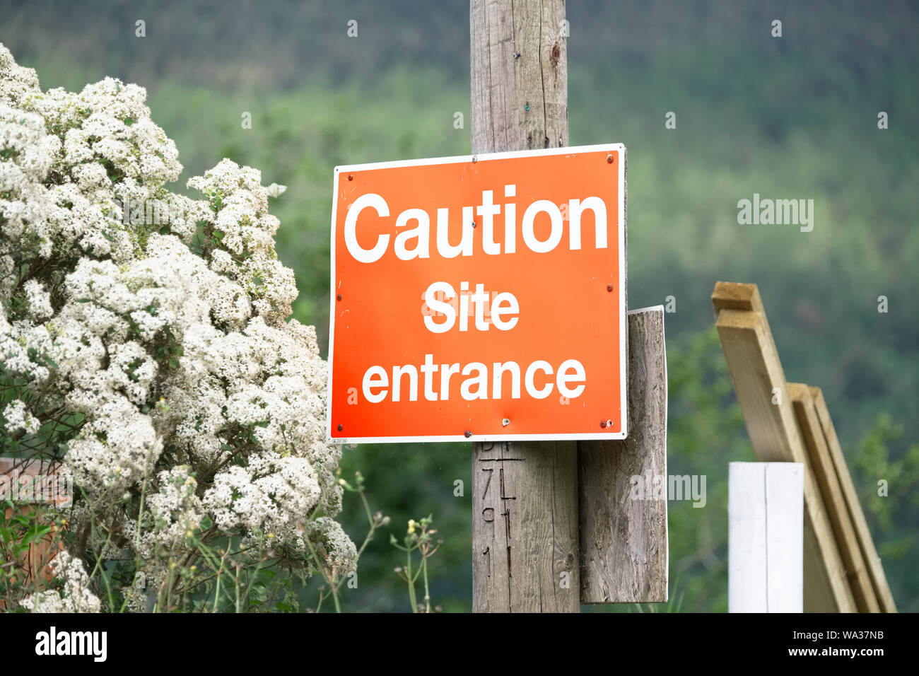 Caution demolition sign hi-res stock photography and images - Alamy
