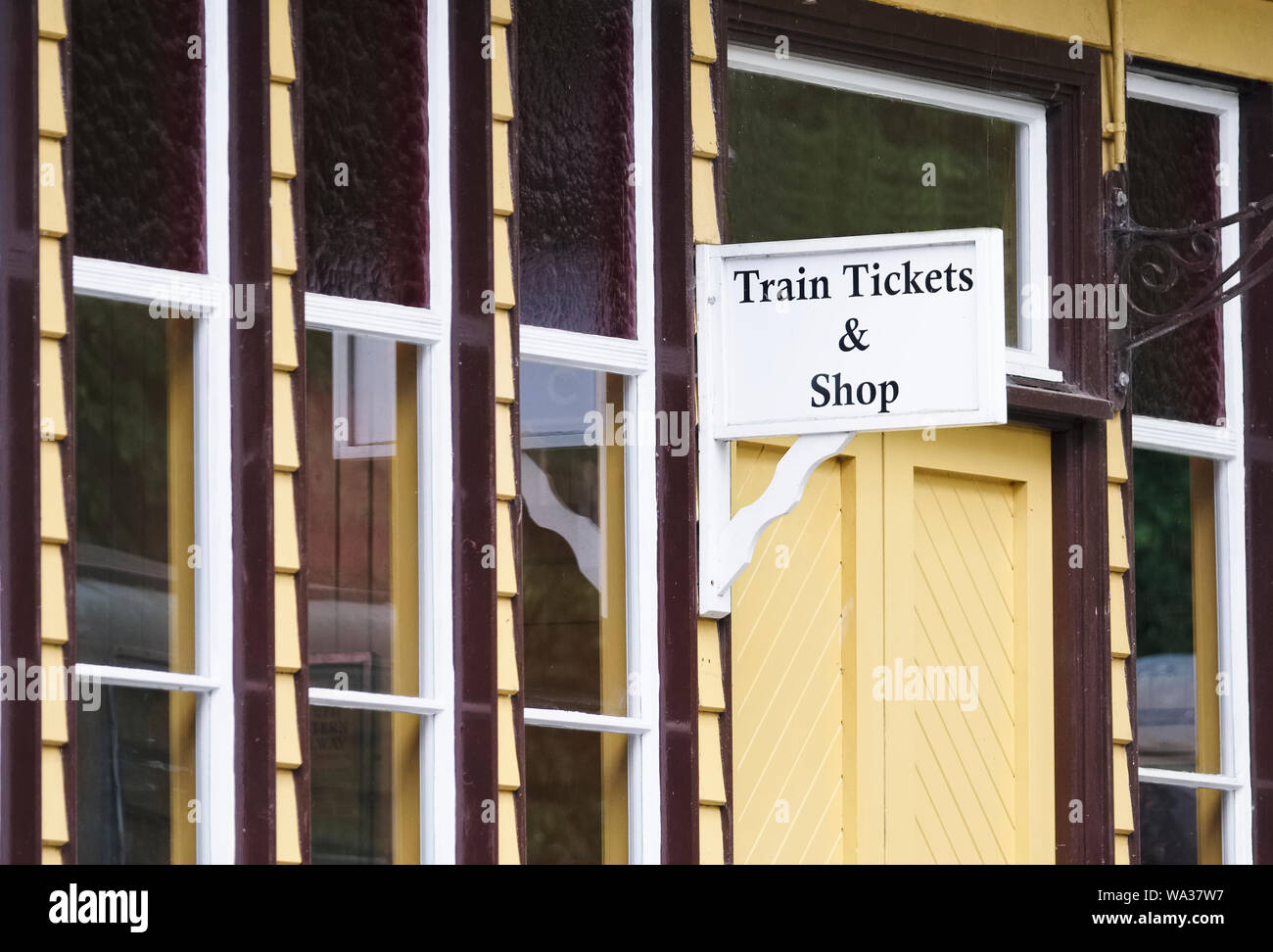 Retro train signage hi-res stock photography and images - Alamy
