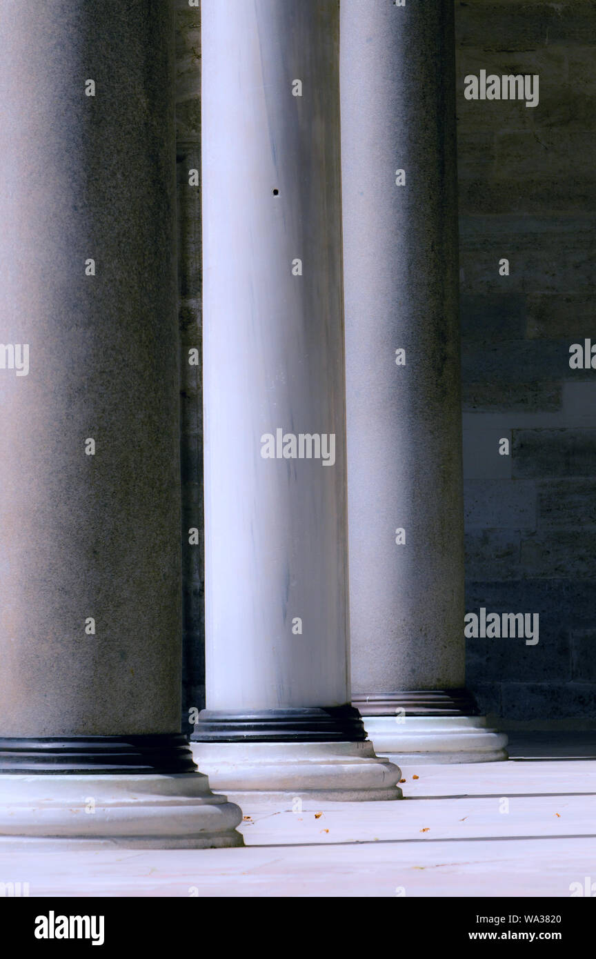 Tall Classical Columns High Resolution Stock Photography and Images - Alamy