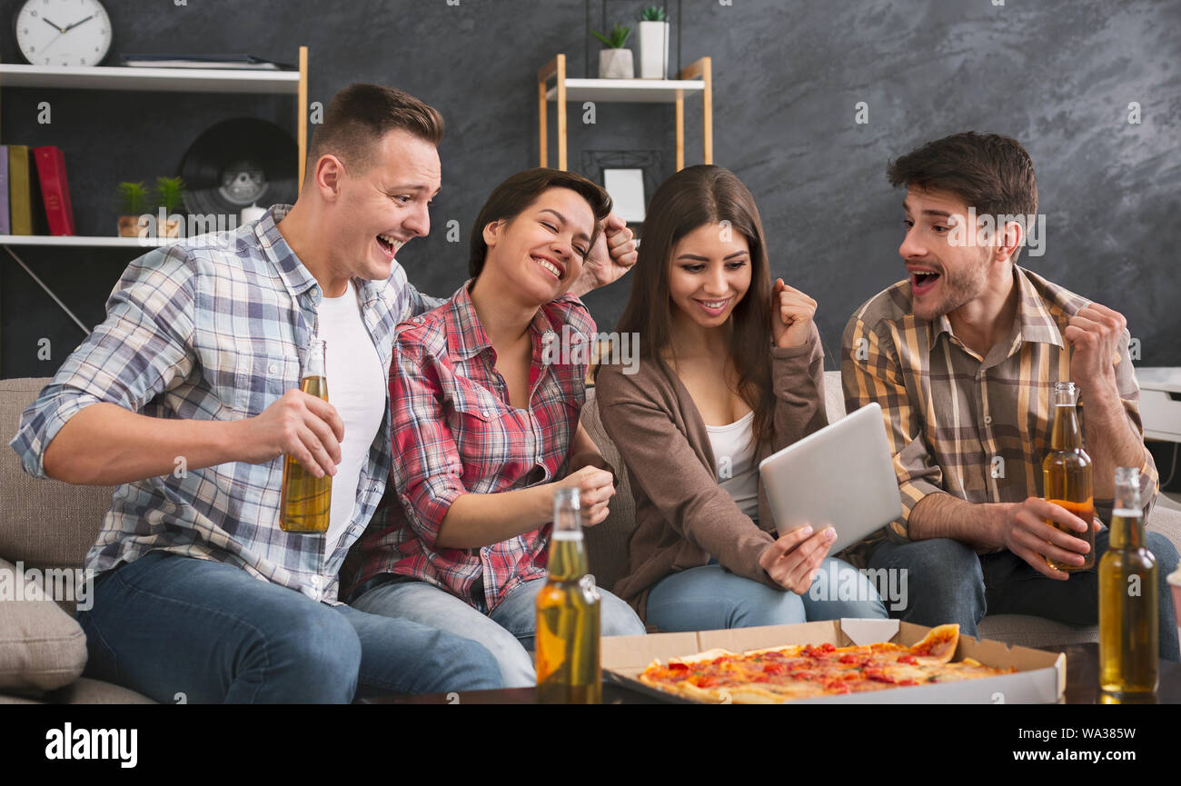 Mate internet hi-res stock photography and images - Alamy