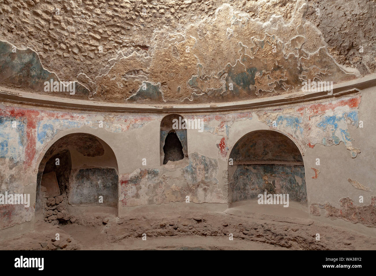 Interior of Stabian Baths, Pompeii Stock Photo - Alamy