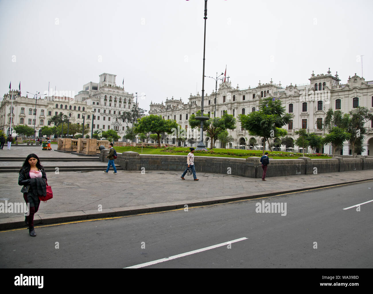 Lima san martin government square hi-res stock photography and images ...