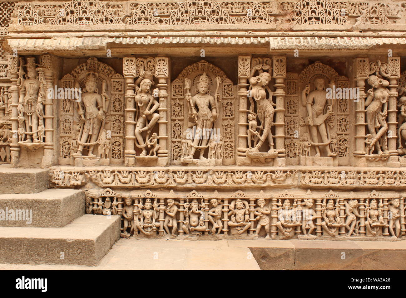 PICTURES OF STEP WELL IN PATAN, GUJAAT, INDIA Stock Photo - Alamy